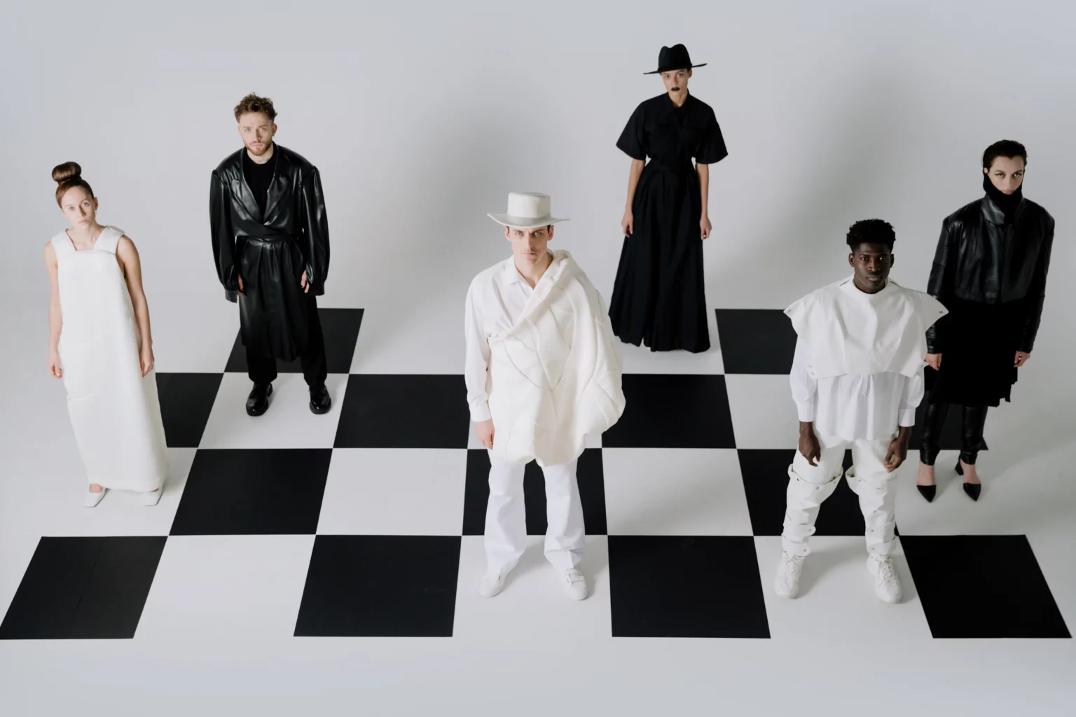 Découvrez les défis du mannequinat : Conseils et stratégies pour réussir